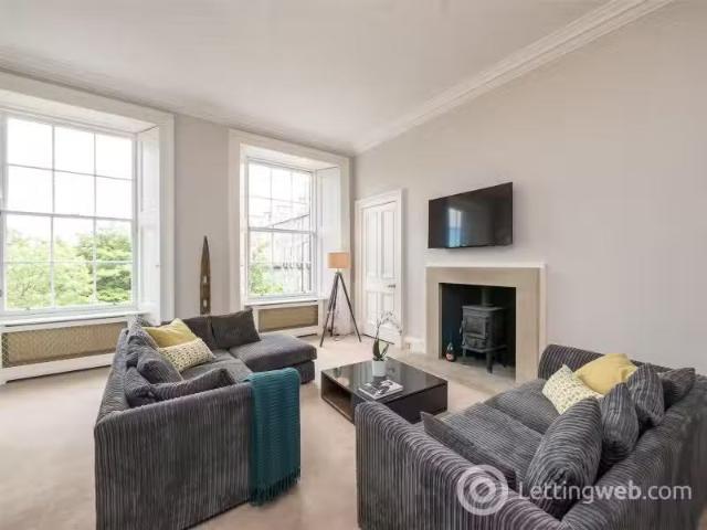 Unique Property to rent in Glenfinlas Street, Edinburgh, EH3