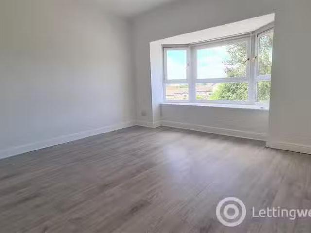 Charming Property to rent in Pendeen Crescent, Barlanark, Glas.