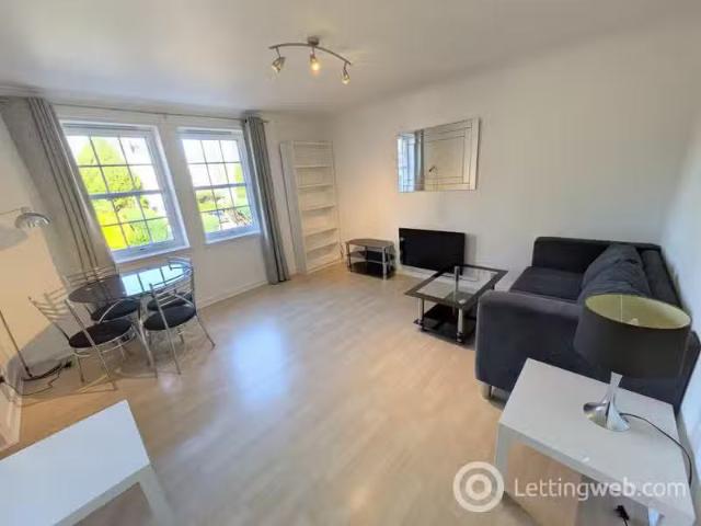 Cheap Property to rent in Picardy Court, Aberdeen, AB10