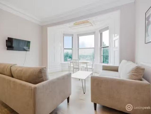 Deal! Property to rent in Princes Street, Edinburgh, EH2