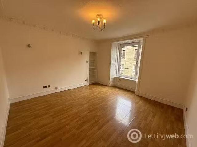 Cheap Property to rent in Provost Road, Strathmartine, Dundee.
