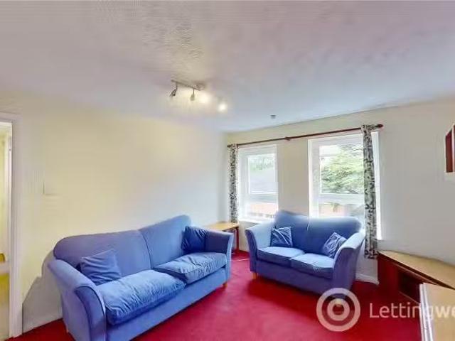 Nice Property to rent in Restalrig Drive, Edinburgh, EH7