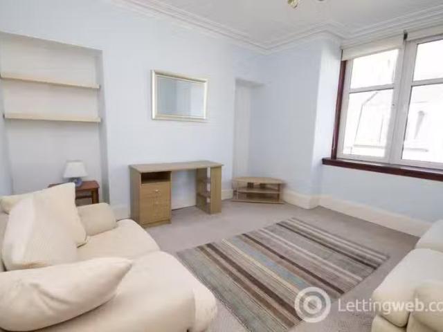 Cozy Property to rent in Wallfield Crescent, Rosemount, Aberde.