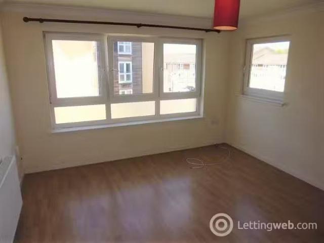 New Property to rent in Whitehill Court, Glasgow, G31 2BA