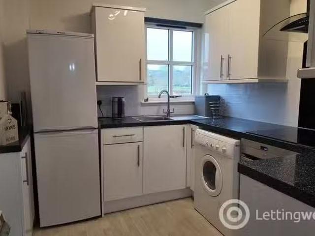 Rental! Property to rent in 29 Broadstraik Avenue, Elrick. Wes.