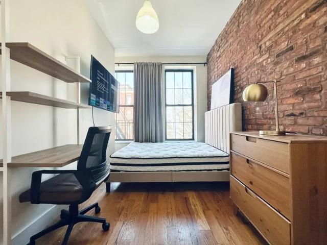 Charming Prospect Place Residence near Manhattan