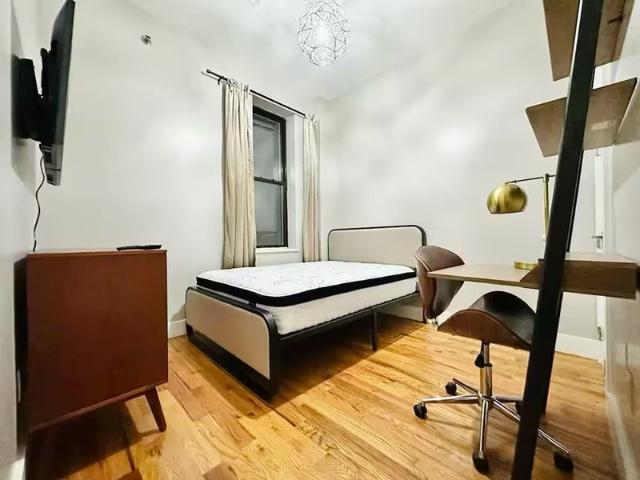 Charming Prospect Place Residence near Manhattan