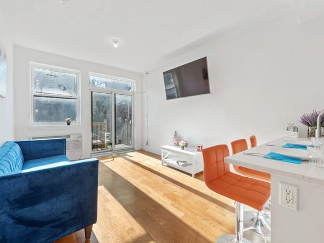 Charming Private Space with Flexible Lease Options
