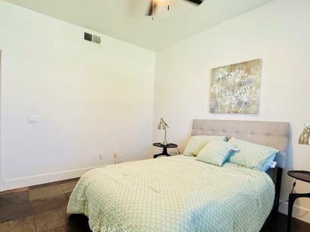 Charming priavte room for rent in Jurupa Valley