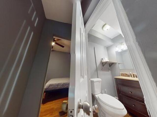 Charming – Prime Location Near Loyola* modern rooms with bright décor, secure entry fast WiFi, Monthly Cleaning service, close to transit, and all utilities included !