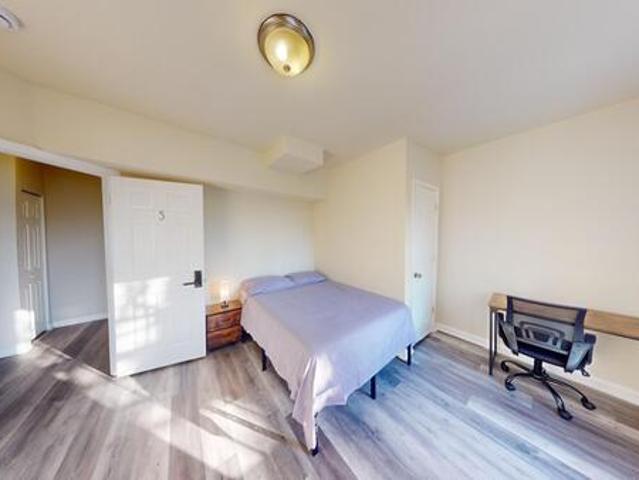 Charming – Prime Location Near Loyola* modern rooms with bright décor, secure entry fast WiFi, Monthly Cleaning service, close to transit, and all utilities included !