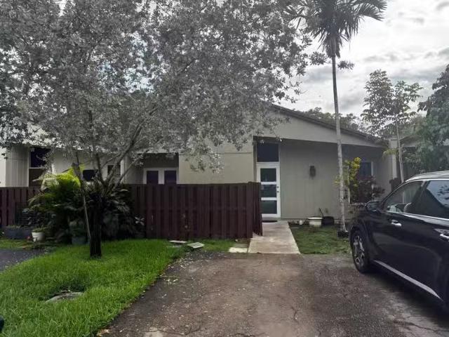 Charming Remodeled 3 Bedroom Villa in Prime Timberwalk, West B.