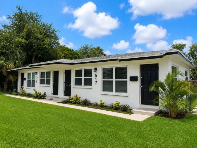 Charming Remodeled 2 Bedroom Duplex Near Fossil Park – $1,000 Move In Special!