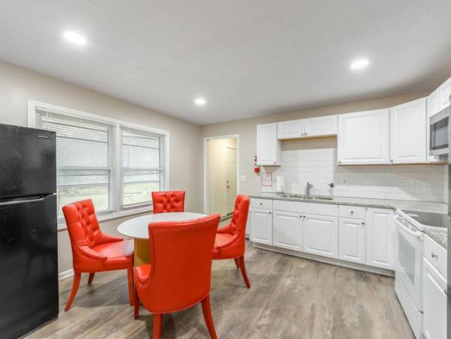 Charming Remodeled Home Near Blue Ridge & 39th St