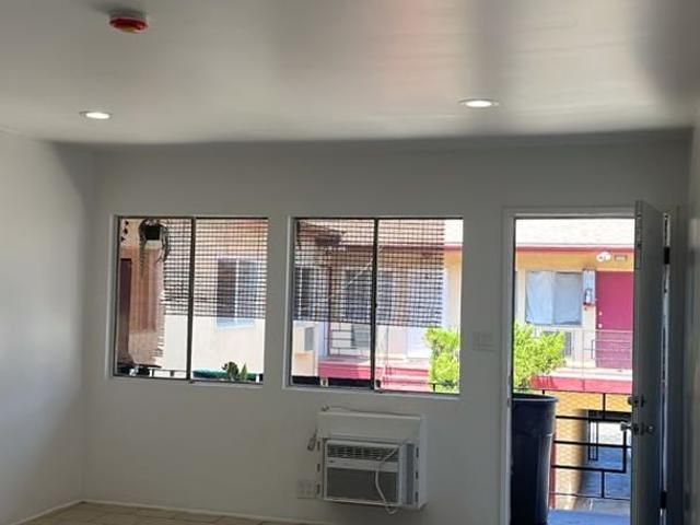 Charming, Remodeled Studio Apartment in Panorama City
