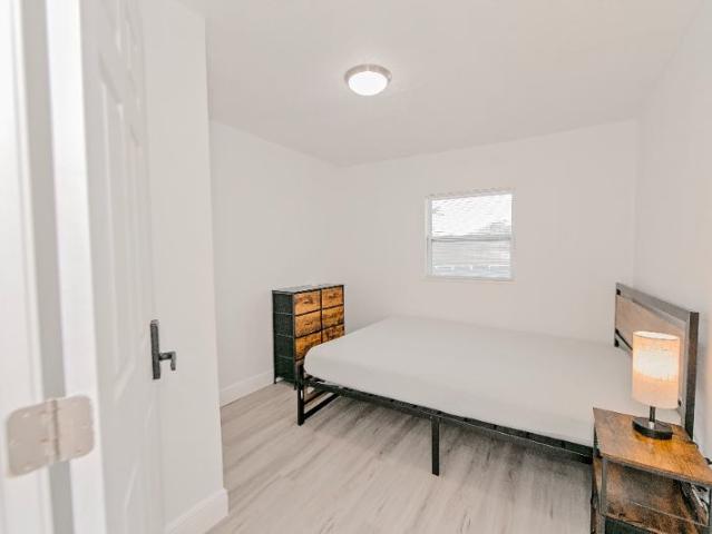 Charming Room for rent in Jacksonville