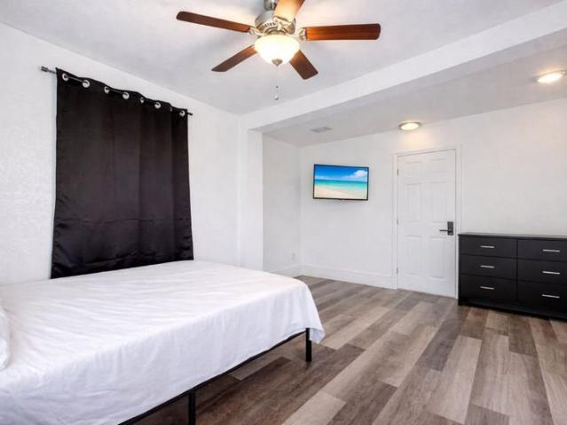 Charming Room for rent in Jacksonville