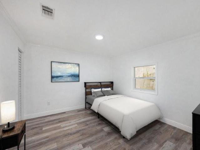 Charming Room in St Pete!