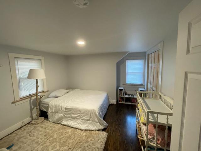 Charming Room Rental_Spacious Home on Half an Acr