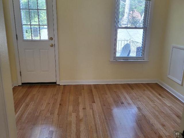 Charming roomy upper flat with private balcony Fe