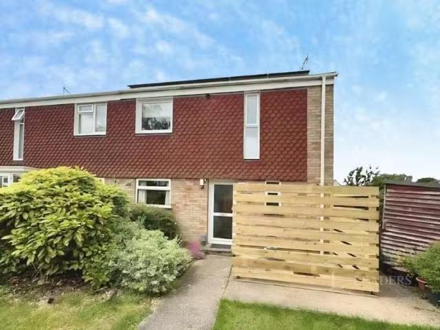 Deal! Semi detached house for rent in Symonds Close, Histon, C.
