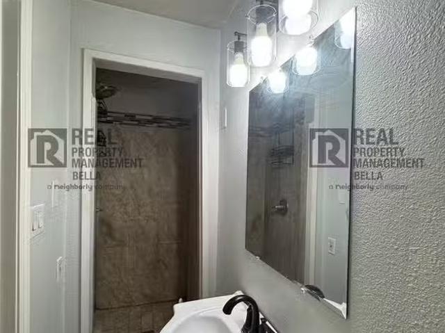 Charming Single Story Home with Spacious L. Apartments in He.