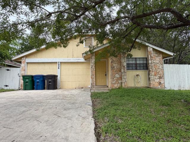 Charming Single Story Home Near 1604 & Culebra