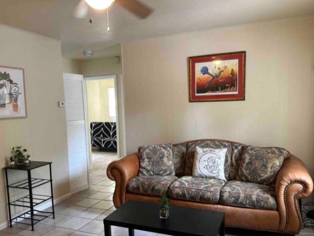 Charming Single Room inside of in Gainesville | A