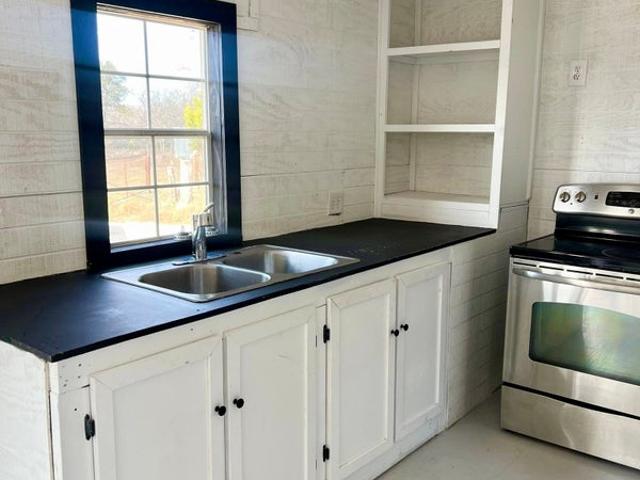 Charming Single Unit in Valley Mills | 1 Bed Bath