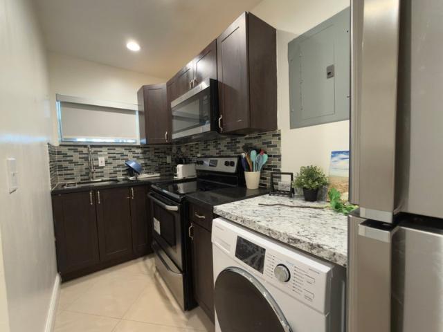 Charming Single Unit in Hollywood | near Hospital