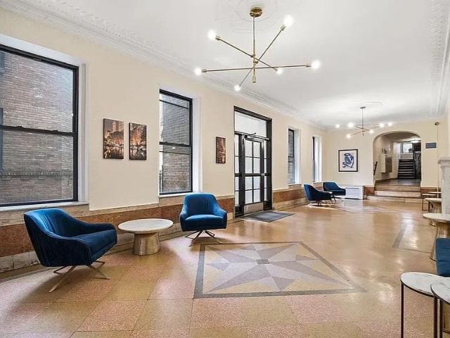 Charming Single Unit in New York | 66 Saint Nichol