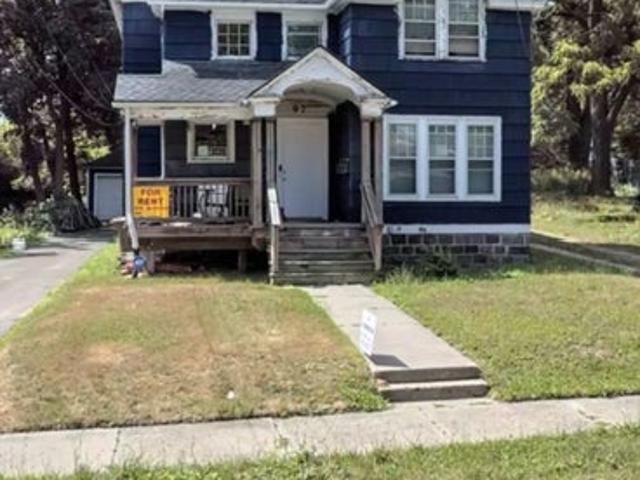 Charming Single Unit in Pontiac | 97 Mary Day Ave