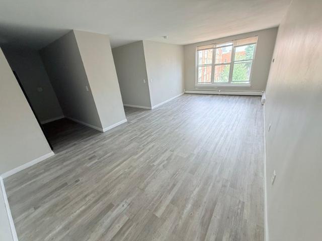 Charming Single Unit on Washington St in Hartford