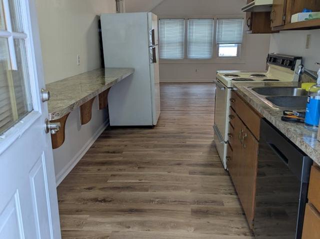 Charming Single Unit on Elm Street | 2 Bed 1 Bath