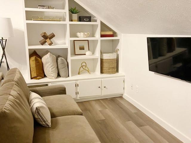 Charming Studio Apartment Near University Mall & C
