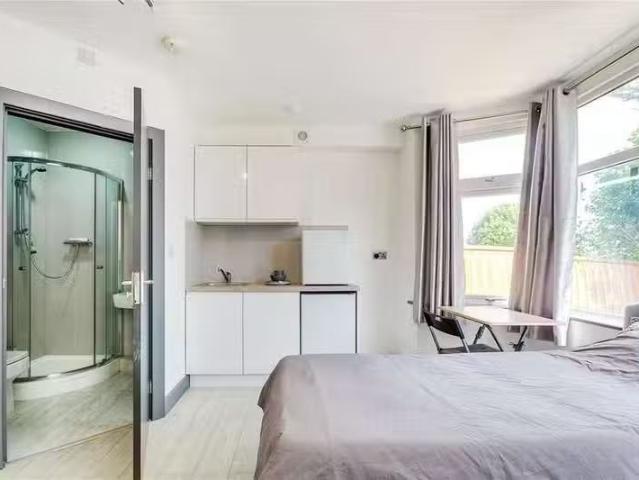 Cozy Studio flat to rent in Dollis Hill Lane, London NW2