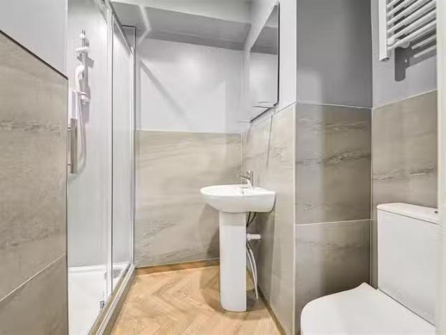 Rental! Studio flat for rent in 1403 1407 Pershore Road, Stirc.