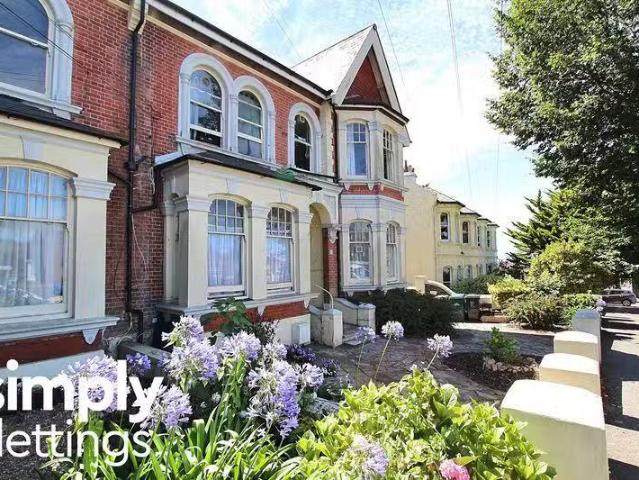 For Rent! Studio flat for rent in The Upper Drive, Hove, BN3