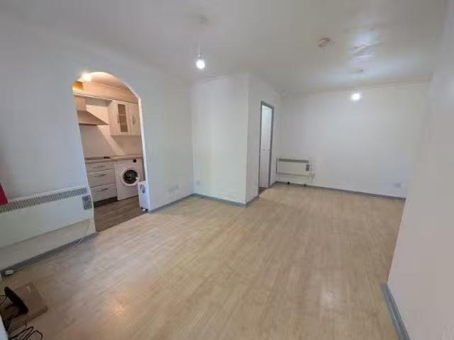 Unique Studio flat for rent in Willmore Grove, Kings Norton, B.