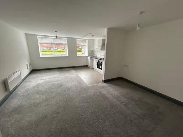 Nice Studio flat for rent in Browns Green, Birmingham, B20
