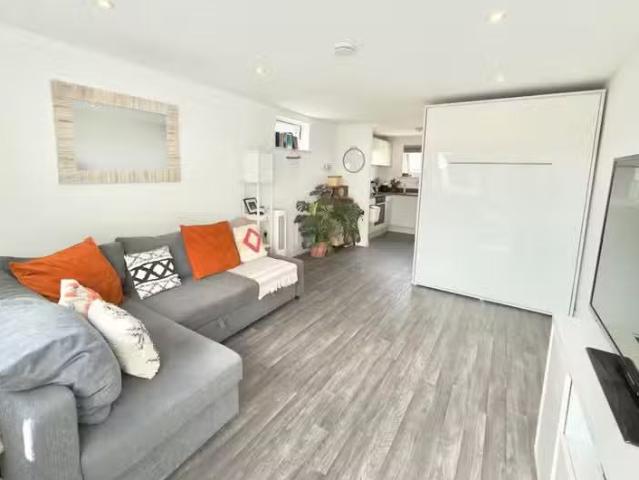 Charming Studio flat for rent in Cotes, Southcote Road, Bourne.