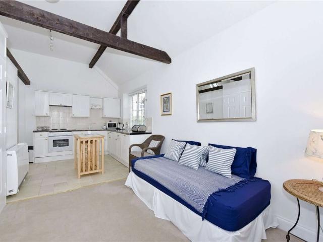 Charming studio in lovely surroundings