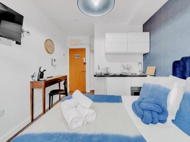 Charming Studio in Upscale Neighbourhood