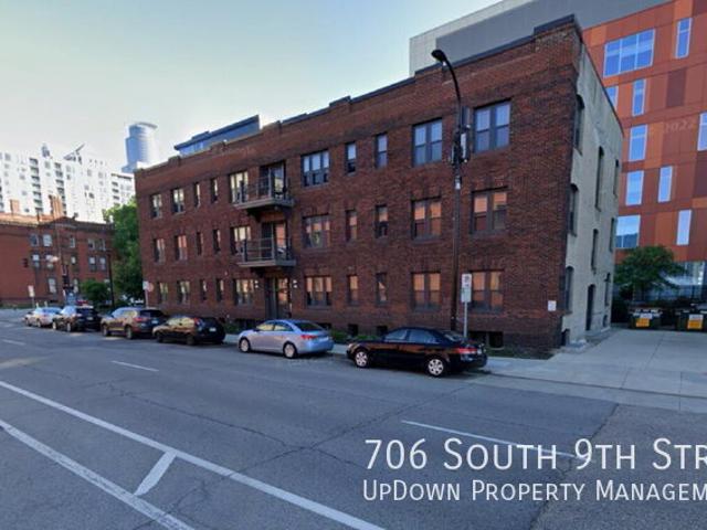 Charming Studio Retreat with Hardwood Elegance in Heart of Minneapolis – Your Cozy Haven Awaits!
