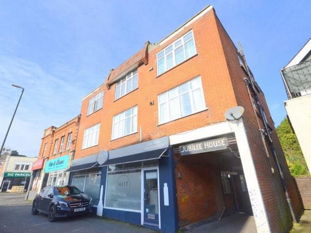 Charminster Road, Bournemouth BH8 2 bed flat to rent £1,150 pcm £265 pw