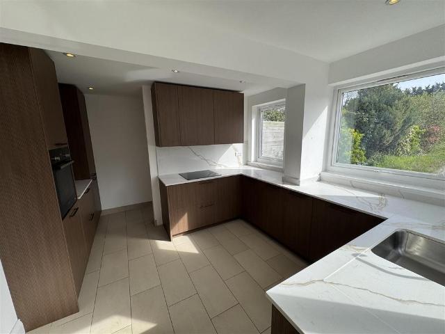Charmwood Lane, Orpington 3 bed house to rent £2,250 pcm £519 pw