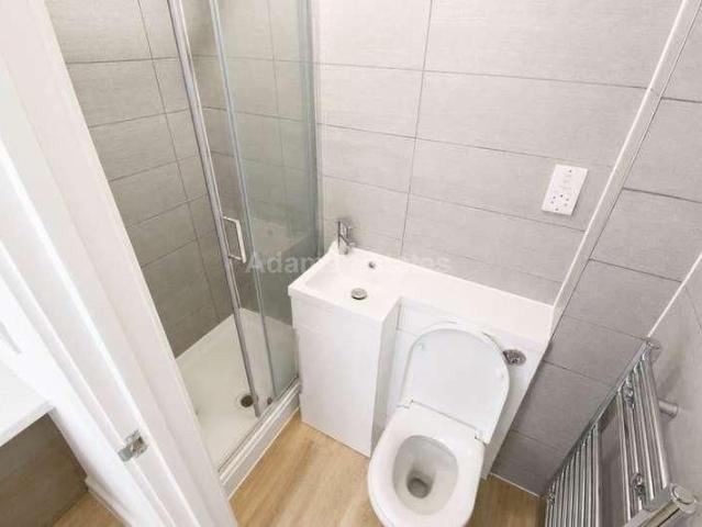 Charndon Close, Reading, RG2