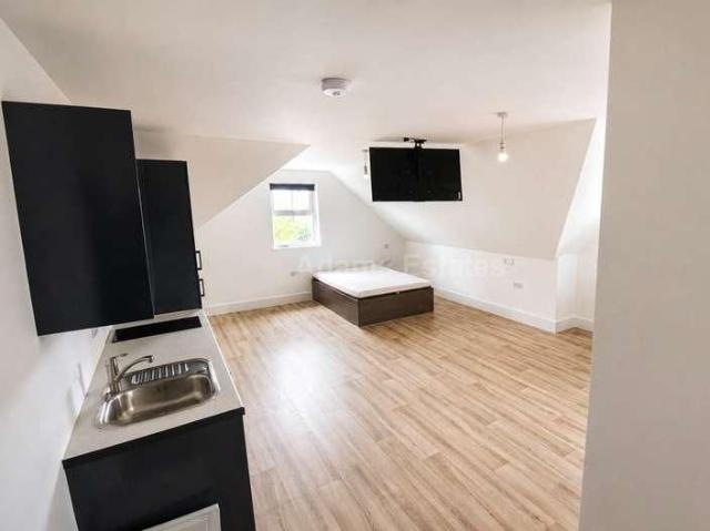 Charndon Close, Reading, RG2