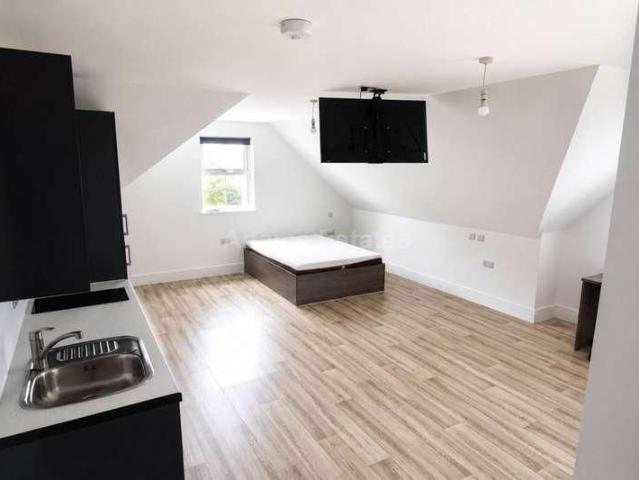 Charndon Close, Reading, RG2