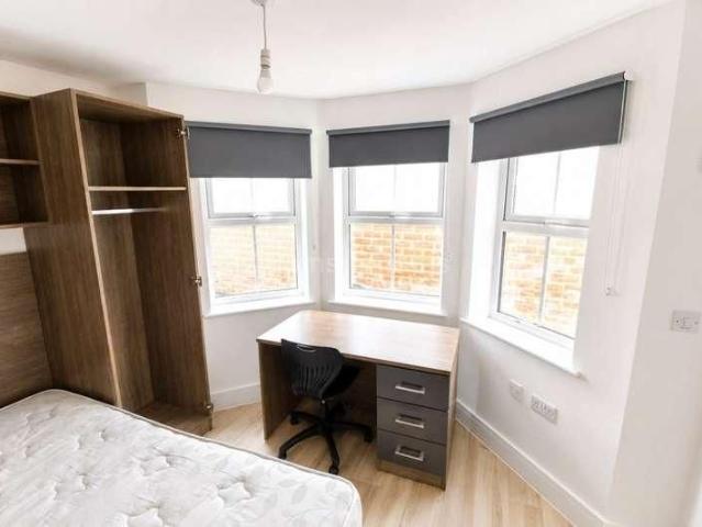 Charndon Close, Reading, RG2